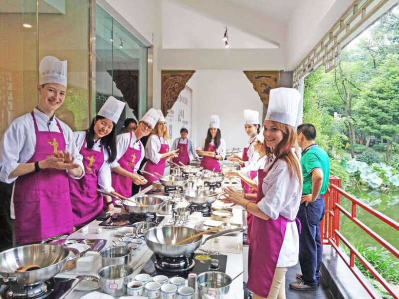 Chengdu: Sichuan Cuisine-Themed Museum Cooking Experience - Transportation and Group Size