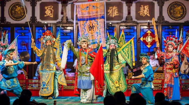 Chengdu: Sichuan Opera Show & Covered Bowl Tea & Massage - Key Points
