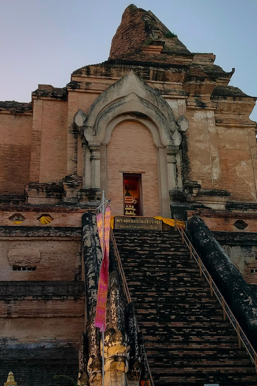 Chiang Mai: Chiang Mai Old City Twilight Walking Tour - Authentic Experiences from Travelers