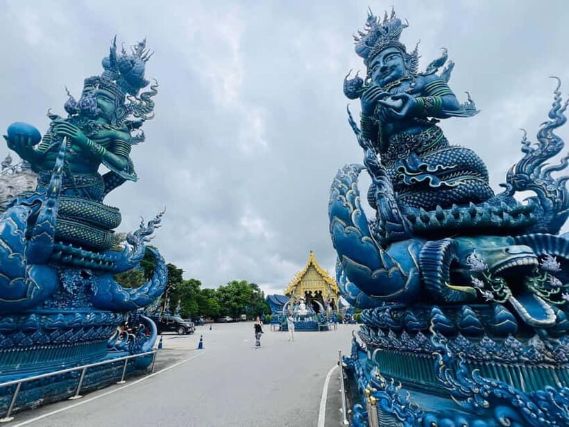 Chiang Mai: Chiang Rai Highlights in One Day - Exploring the Temples and Sights