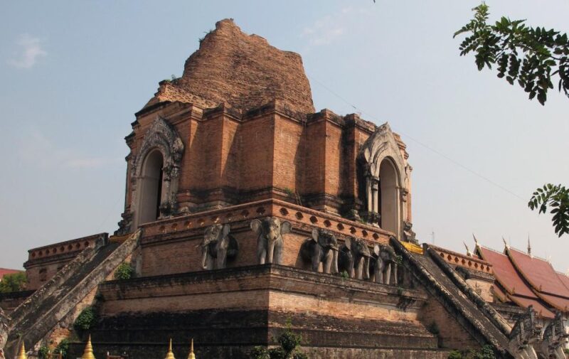 Chiang Mai City Private Tour with Lunch Buffet and Ticket - What Makes This Tour Stand Out