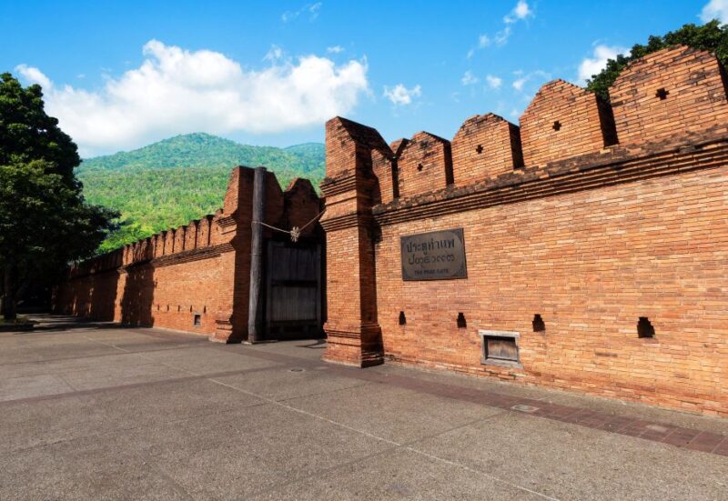 Chiang Mai City Private Tour with Lunch Buffet and Ticket - Considerations