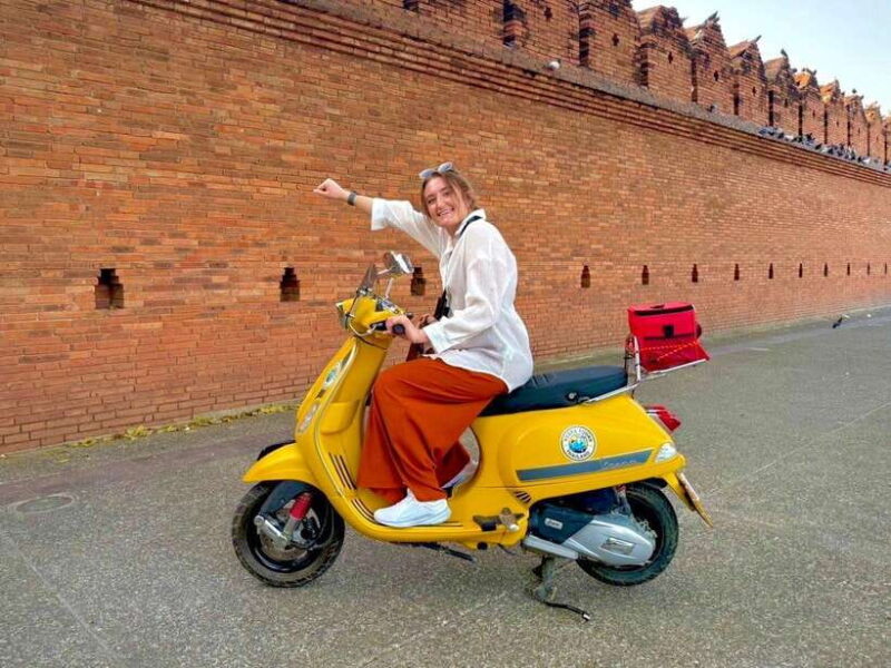 Chiang Mai : Discover Chiang Mai's After Dark by Vespa Tour - Why This Tour Works Well for Travelers