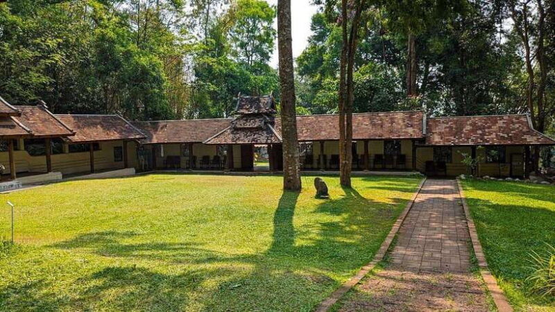 Chiang Mai: Doi Suthep and Wat Pha Lat Temple Evening Tour - The Guide and the Experience