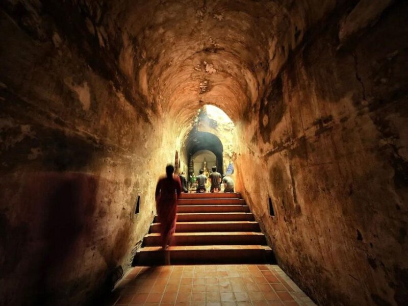 Chiang Mai: Doi Suthep & Wat Umong Twilight Tour with Pickup - FAQs