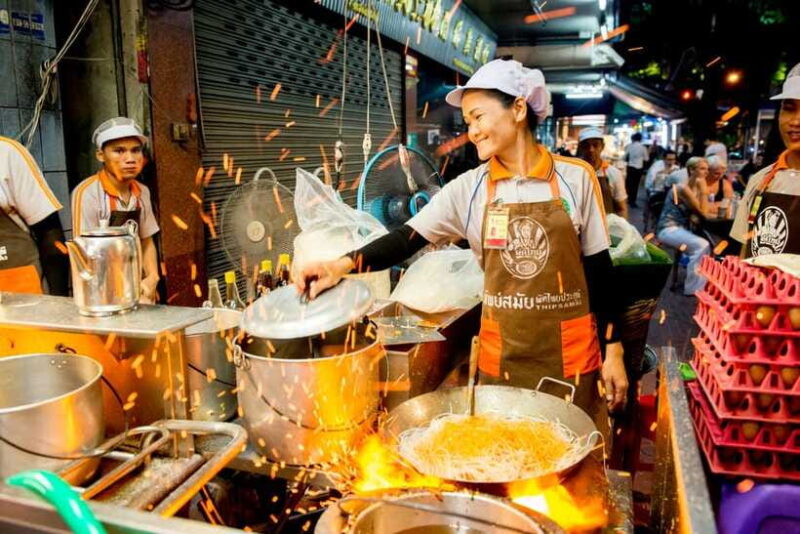 Chiang Mai: Evening Sightseeing and Local Food Guided Tour - A Detailed Look at What to Expect