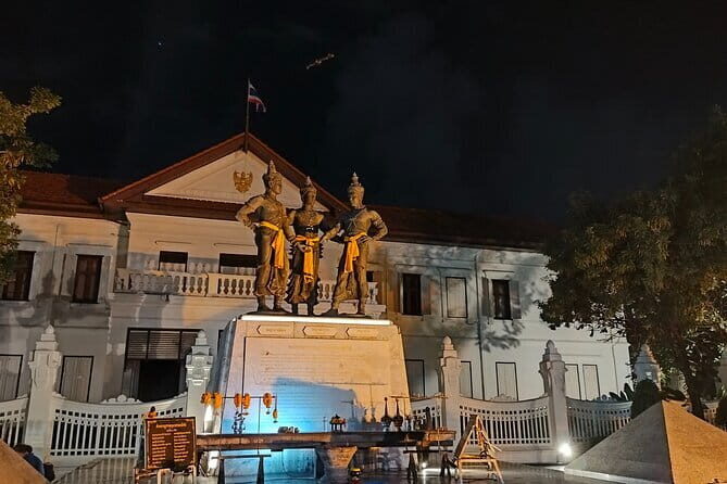 Chiang Mai Old City & Temples 3 hour Twilight Walking Tour - An in-depth Look at the Twilight Chiang Mai Experience