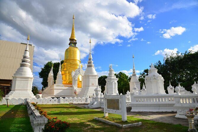 Chiang Mai Tuk Tuk Evening Tour with Temples & Street Foods - Discovering Chiang Mai at Night: A Practical Review of the Tuk Tuk Evening Tour