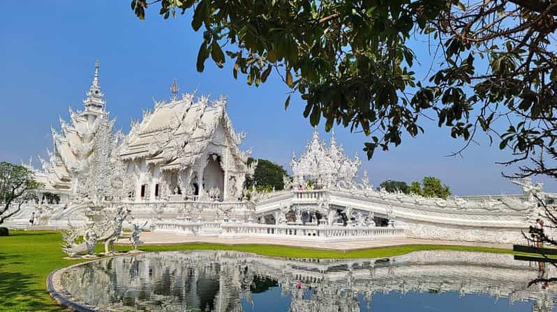 Chiang Mai : White and Blue Temples and Lalita Cafe - Key Points