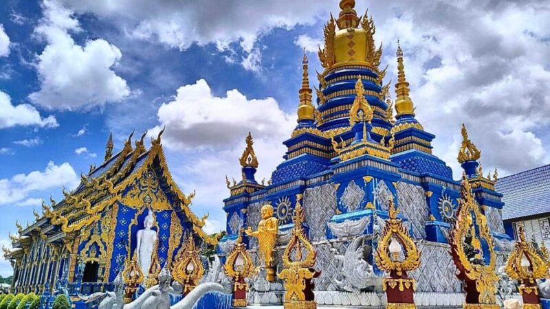 Chiang Mai : White and Blue Temples and Lalita Cafe - Deep Dive into the Details