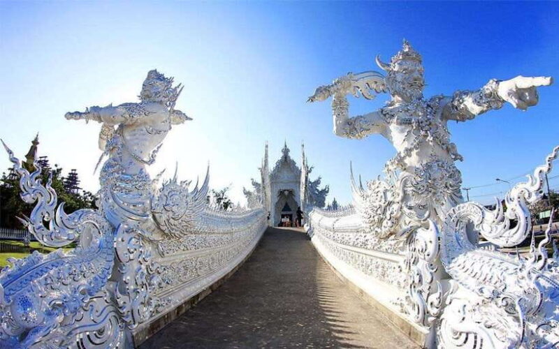 Chiang Mai: White, Blue & Big Buddha Temples in Chiang Rai - Transportation and Group Size