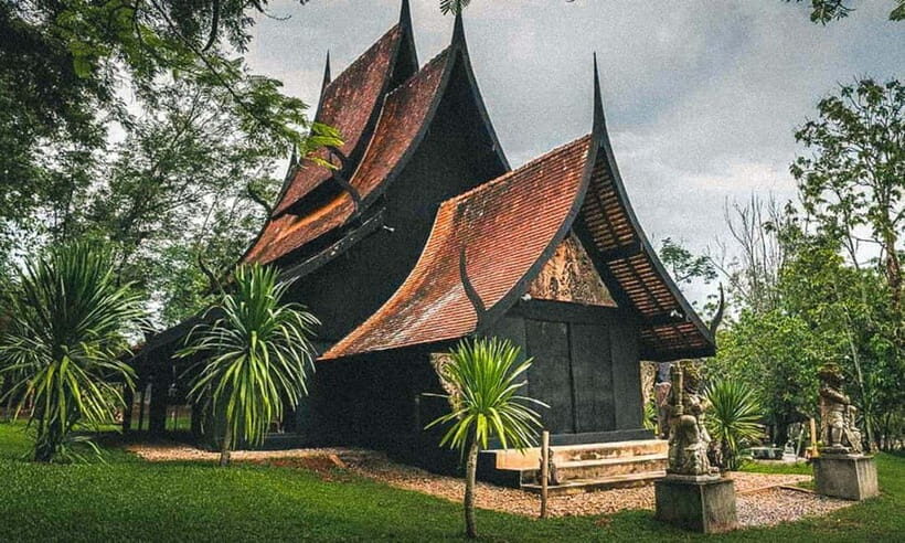 Chiang Mai: White Temple, Blue Temple, and Black House Tour - The Black House Museum: Artistic and Slightly Eccentric