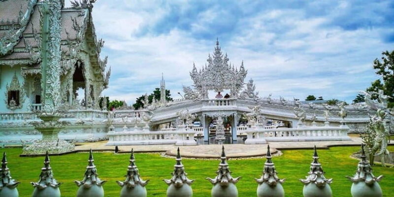 Chiang Mai: White Temple, Golden Triangle & Boat Tour - Key Points