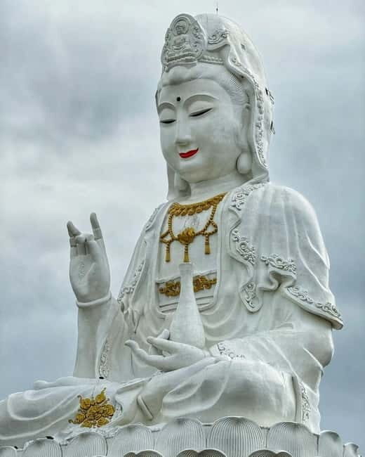 Chiang Rai 3 Temples Budget Tour with Long White Temple Stop - Key Points