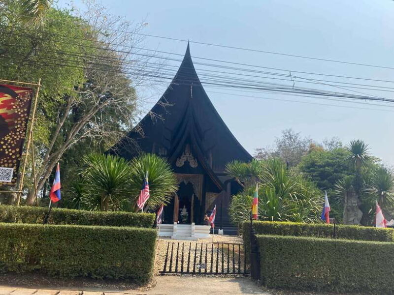 Chiang Rai: City Highlights One-Day Tour with Thai Lunch - Practical Tips for Travelers