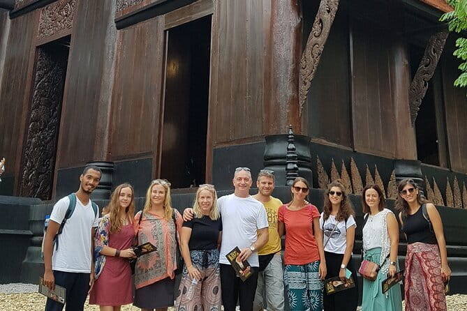 Chiang Rai: Guided Full-Day Highlights tour with Lunch - Transportation, Timing, and Group Size