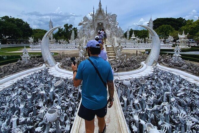 Chiang Rai Temples Tour & Golden Triangle Including Boat to Laos - Key Points