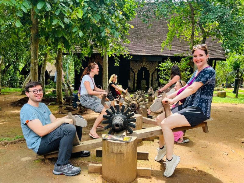 Chiang Rai:Private Transfer to Chiang Mai with Temples Visit - Frequently Asked Questions