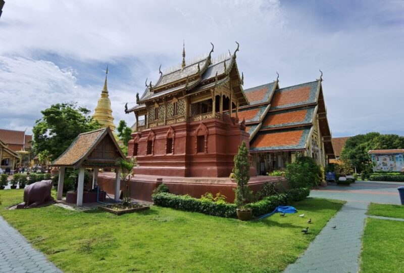 Chiangmai :The beginning of Lanna civilazation in Lamphun. - Old Houses and Religious Sites