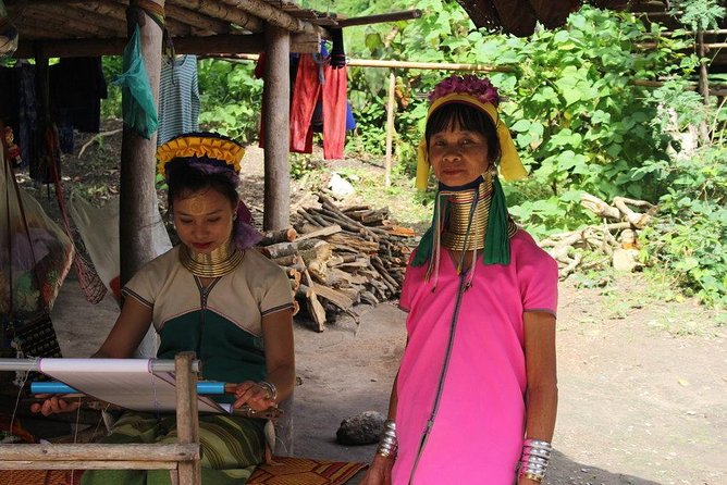 ChiangRai From ChiangMai, White & Blue temple+Black house & Lunch - The Long Drive: A Major Consideration