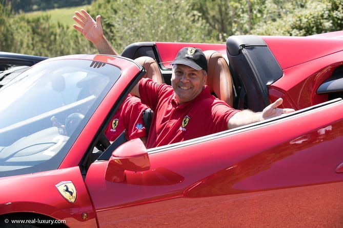 Chianti / San Gimignano / Siena-Tour in Ferrari - Authenticity and Value
