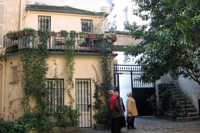 Chic and Classic: Saint-Germain-des-Prés Lifestyle Walking Tour - Authentic Experiences and Hidden Gems