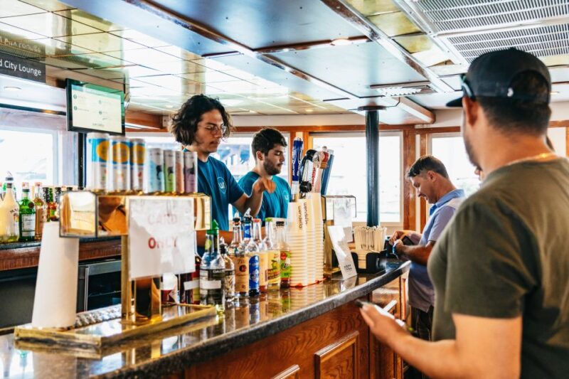 Chicago: 1.5-Hour Lake and River Architecture Cruise - FAQ