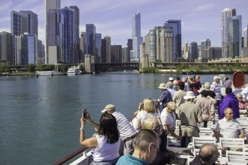Chicago: 45-Minute Family-Friendly Architecture River Cruise - What to Bring and Consider
