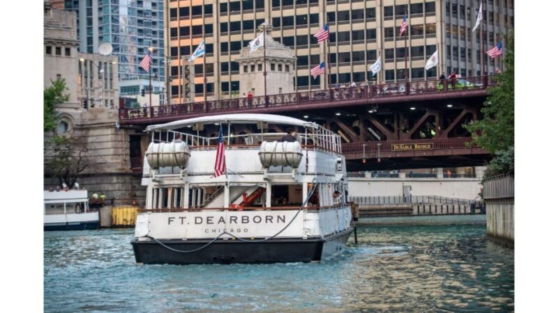 Chicago: Architecture Boat Tour with Drinks - The Itinerary in Detail