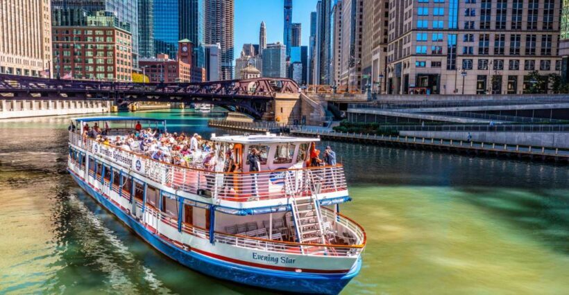 Chicago: Architecture River Cruise Skip-the-Ticket Line - A Close Look at the Chicago Architecture River Cruise