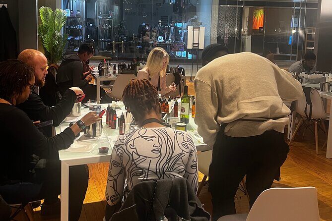 Chicago Candle Making Class On Magnificent Mile - The Atmosphere and Group Vibe