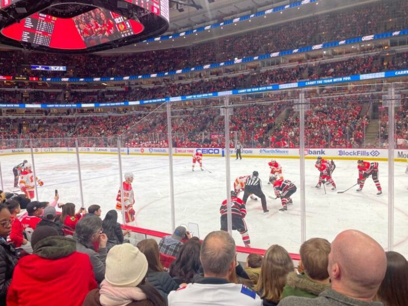 Chicago: Chicago Blackhawks NHL Game Ticket at United Center - An In-Depth Look at the Blackhawks Game Experience