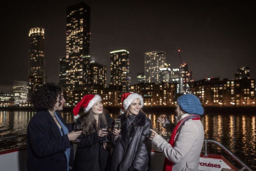 Chicago: Christmas Eve Lake Michigan Gourmet Dinner Cruise - FAQs