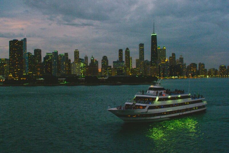 Chicago: Christmas Eve Lake Michigan Gourmet Dinner Cruise - Chicago: Christmas Eve Lake Michigan Gourmet Dinner Cruise — An Authentic Festive Experience