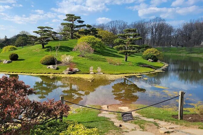 Chicago City's Iconic Sights and Suburb Gems Tour - FAQ