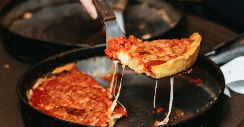 Chicago: Classic Food Walking Tour with Bike or Kayak Rental - The Outdoor Element — Bike or Kayak Rental