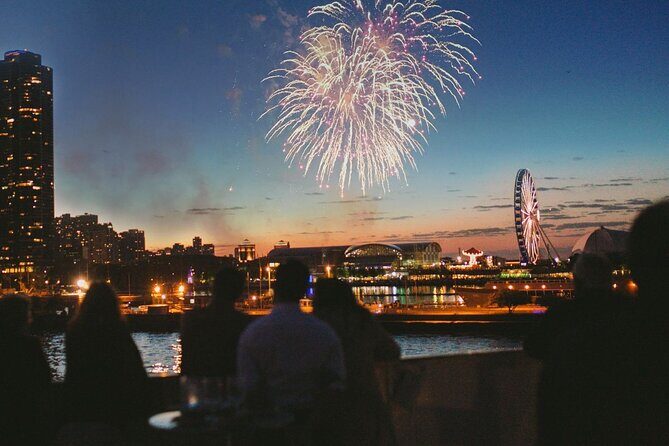Chicago Fireworks Premier Dinner Cruise on Lake Michigan - The Experience in Detail