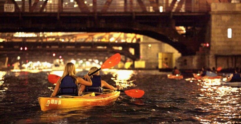 Chicago: Ghosts and Gangsters Night Kayak Tour - Key Points