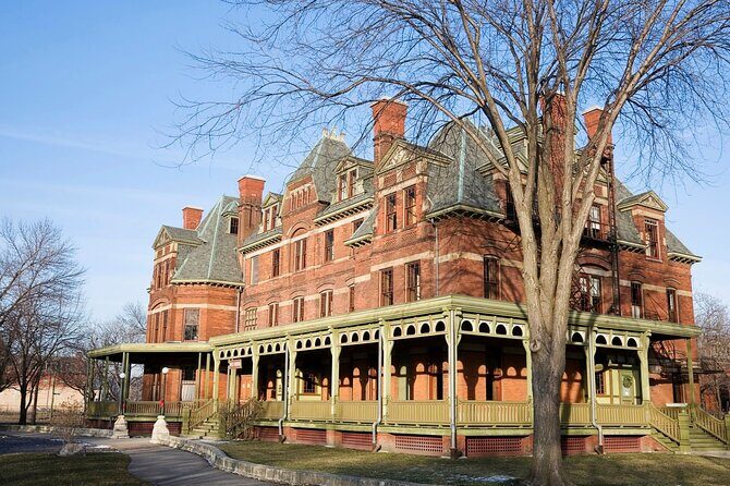 Chicago Historic Pullman Town Private Half-Day Walking Tour - A Closer Look at the Experience