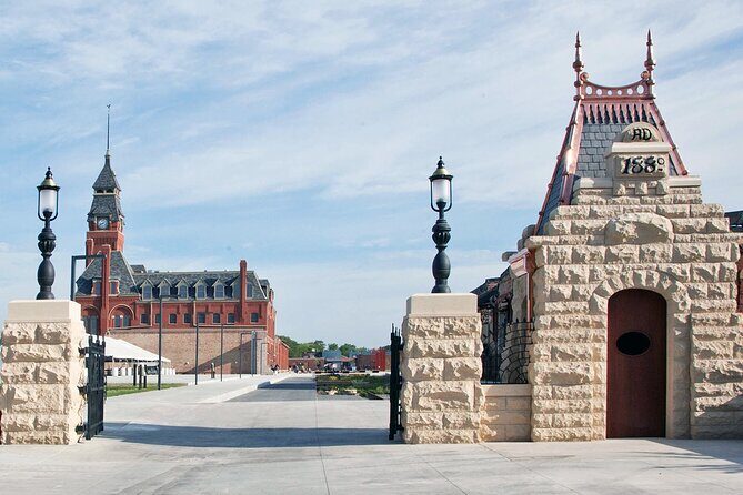 Chicago Historic Pullman Town Private Half-Day Walking Tour - Authenticity and Reviews