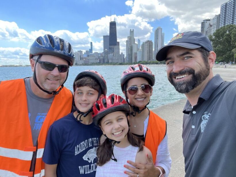 Chicago: Lakefront Neighborhoods Bike Tour - Lincoln Park and the Zoo