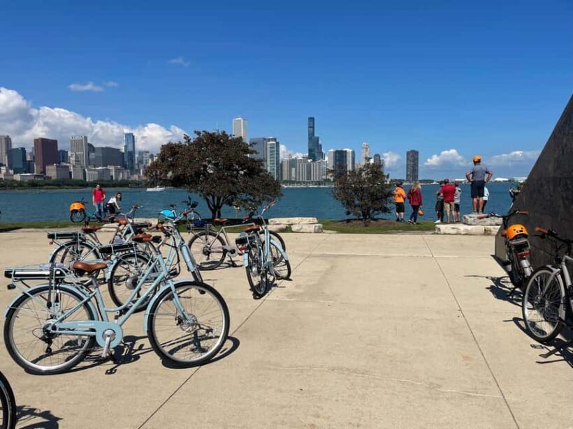 Chicago: Lakefront, Parks, and Museums E-Bike Tour - Key Points