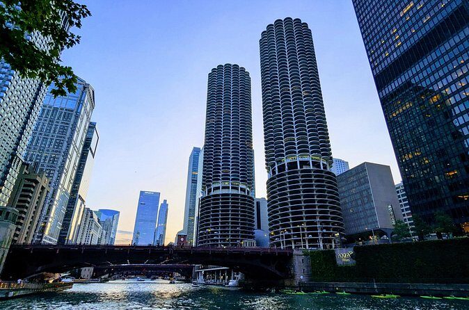 Chicago Magnificent Mile Scavenger Hunt Walking Tour and Game - FAQs