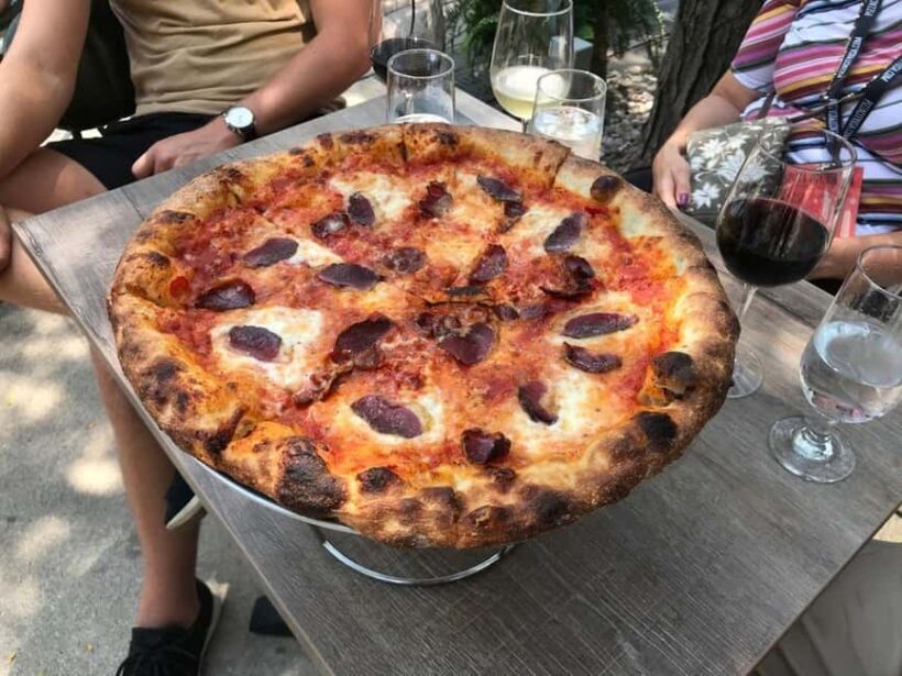 Chicago: Pizza Walking or Bus Tour - What to Expect at Each Stop