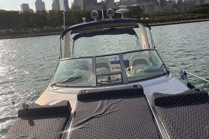 Chicago Private Boat Day - Sunset, Skyline & Celebration - FAQ