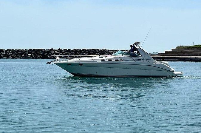 Chicago Private Rental Yacht Charter - Setting Sail: What You Can Expect from the Chicago Private Yacht Tour
