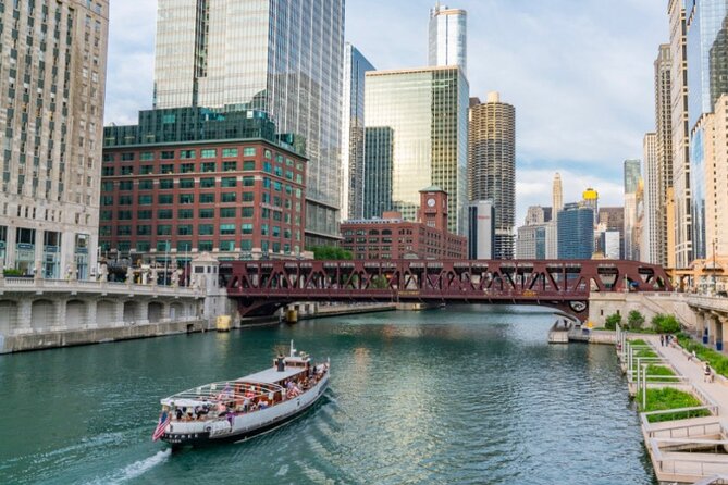 Chicago River Cocktail Cruise - Inclusions and Amenities