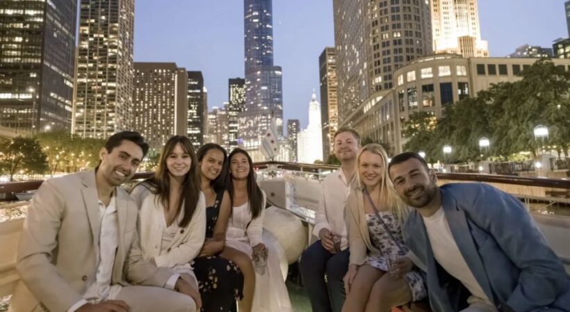 Chicago River: Guided Sunset Cocktail & Architecture Tour - The Experience in Detail