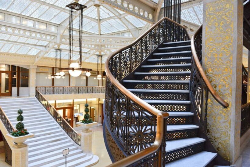 Chicago: Secret Interiors Architecture Walking Tour - In The Sum Up