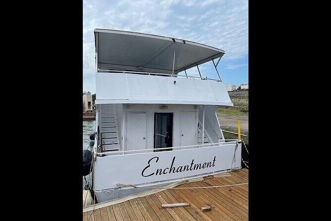 Chicago Skyline Tiki Chic Party Cruise on Lake Michigan - Who Will Love This Cruise?